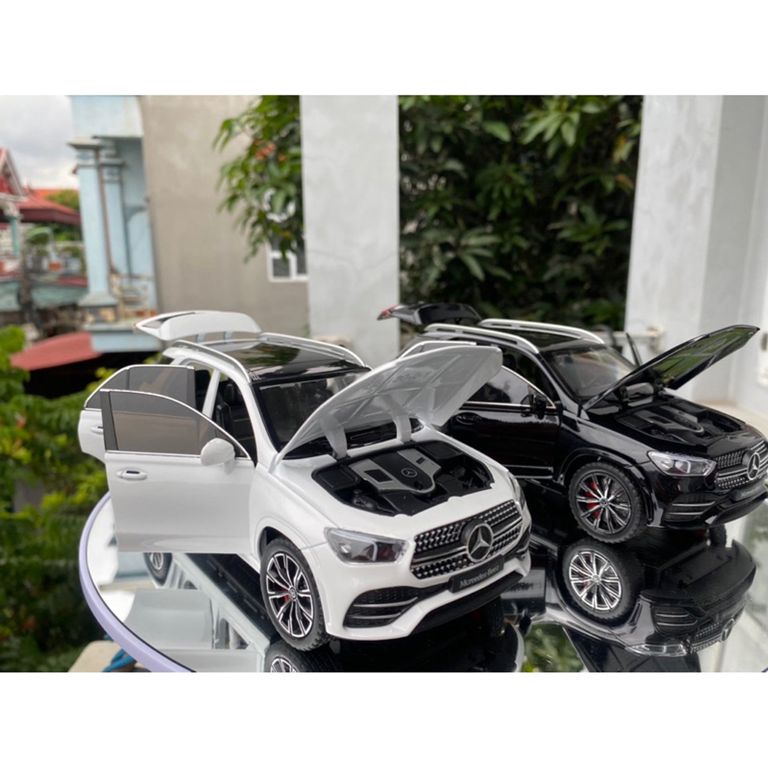 1:24 Mercedes Benz GLE350 – minigara.com